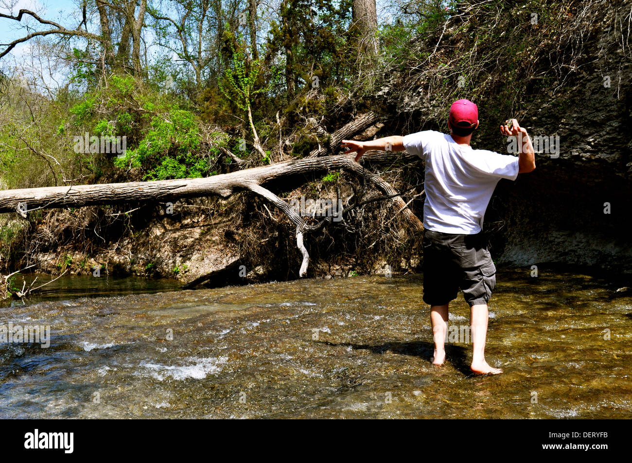 Throws rocks hi-res stock photography and images - Alamy
