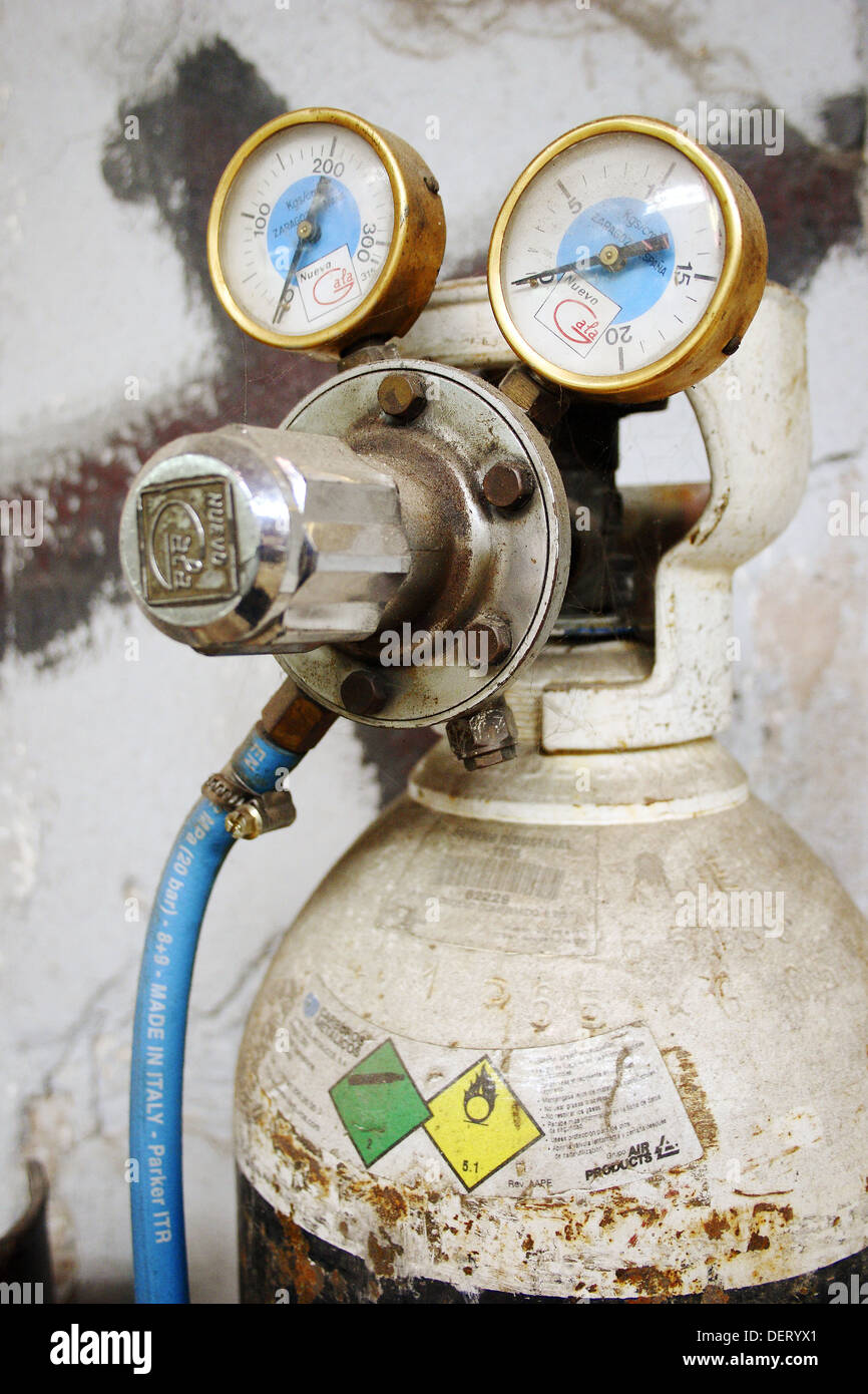 Manometers hi-res stock photography and images - Alamy