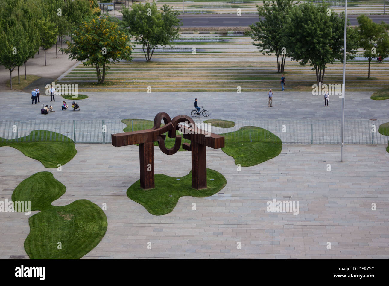 Federal Chancellery, Home of the Chancellor and the Chancellery staff ...