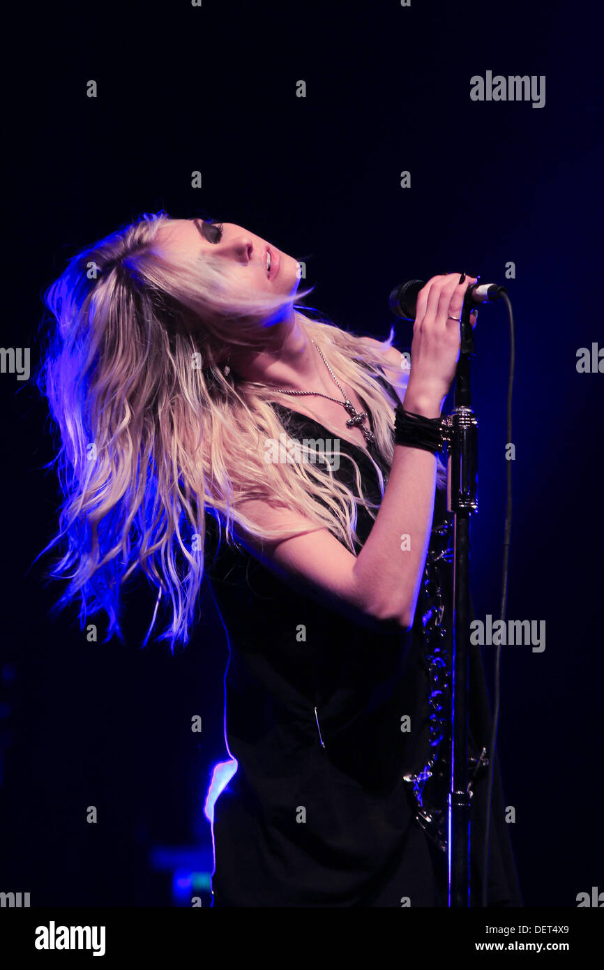 Sept. 20, 2013 - U.S. - The Pretty Reckless with Taylor Momsen on lead ...
