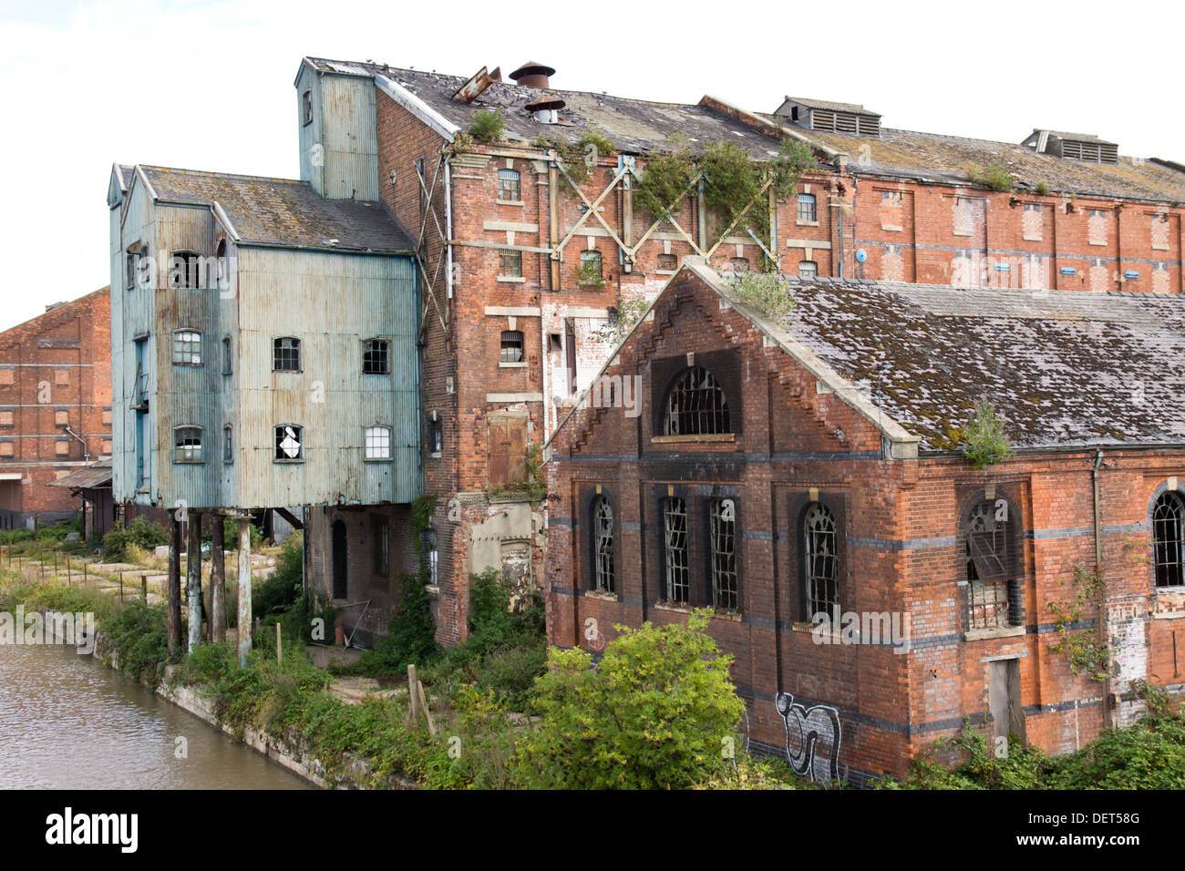 Gloucester Historic Docks and Harbour Derelict and Abandoned warehouses ...