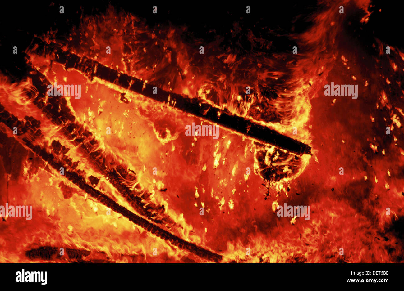 Uncontrollable fire hi-res stock photography and images - Alamy