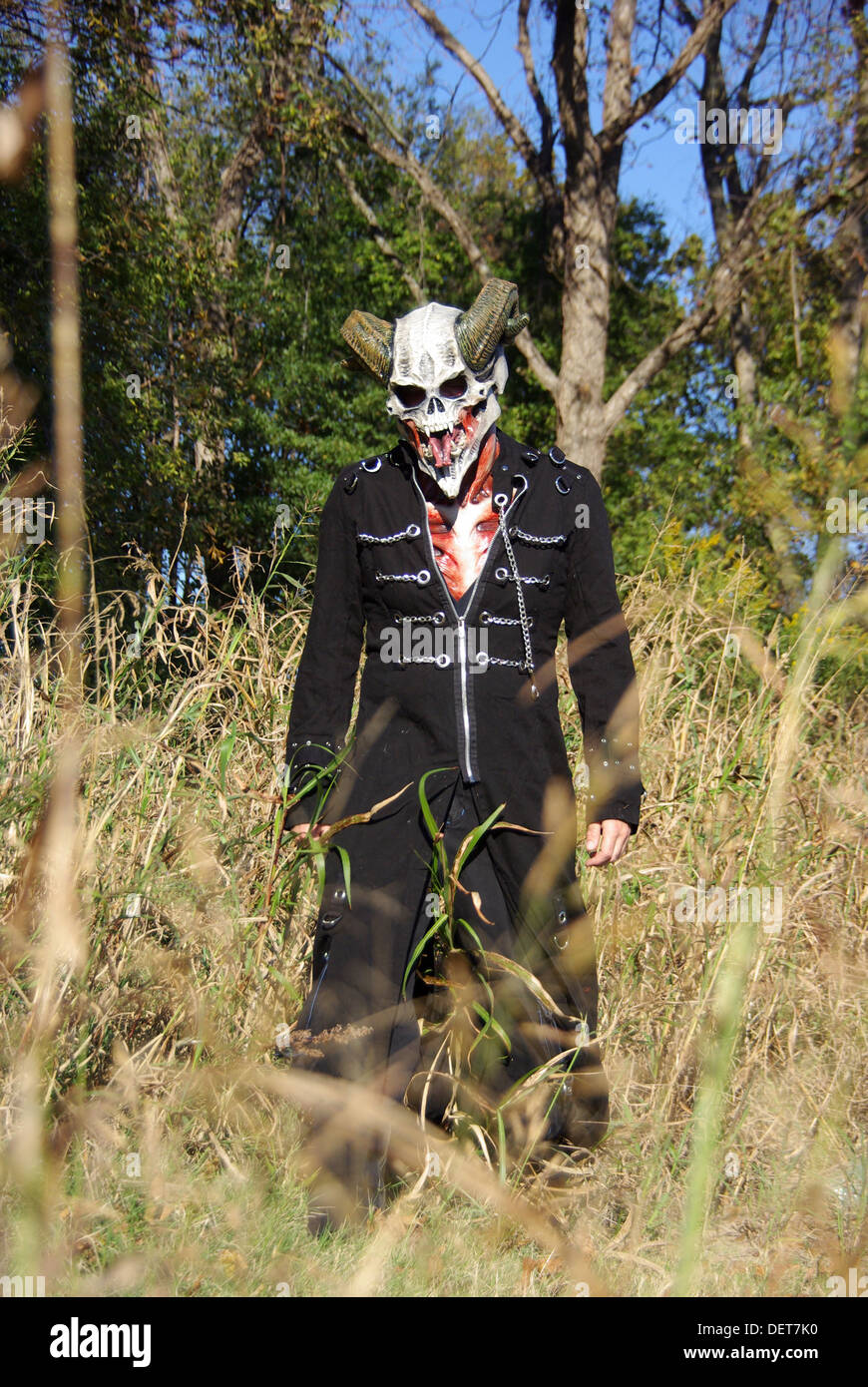 Demon mask hi-res stock photography and images - Alamy