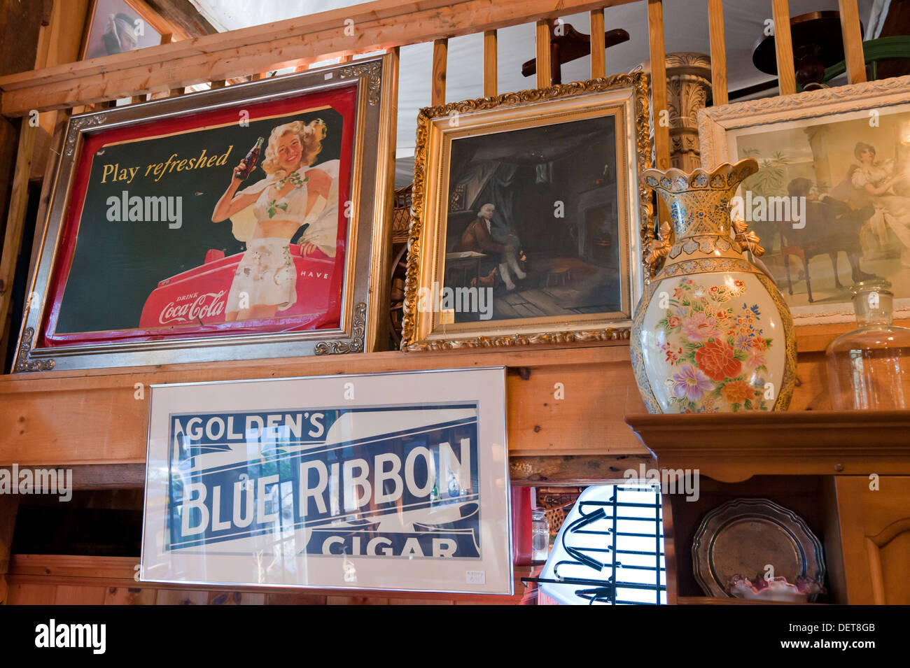 American antiques shops hi-res stock photography and images - Alamy