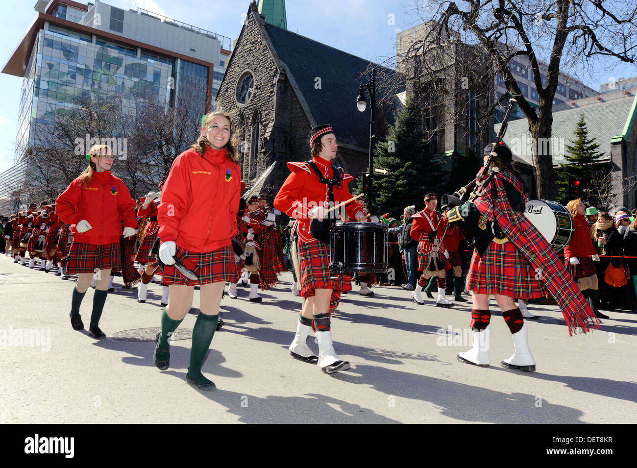 Parade bagpipers kilts marching hi-res stock photography and images - Alamy