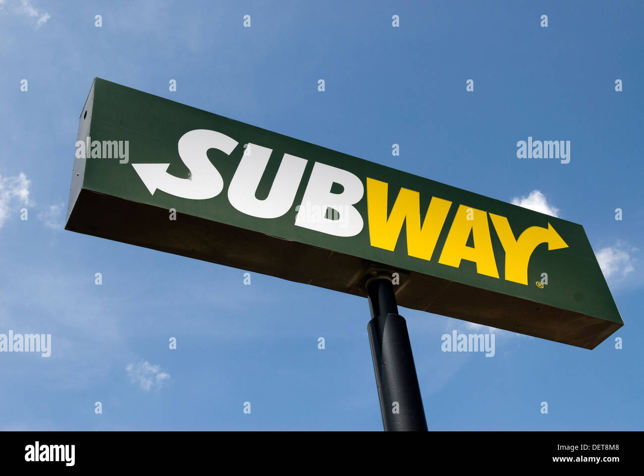Subway restaurant sign usa hi-res stock photography and images - Alamy