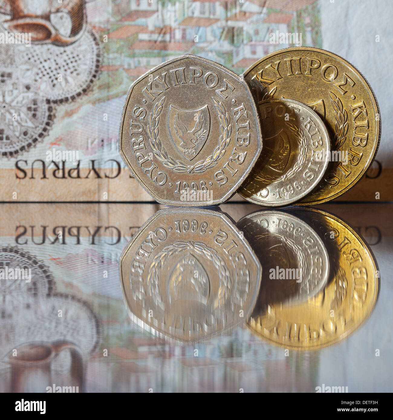 Old banknotes and coins of Cyprus Stock Photo - Alamy