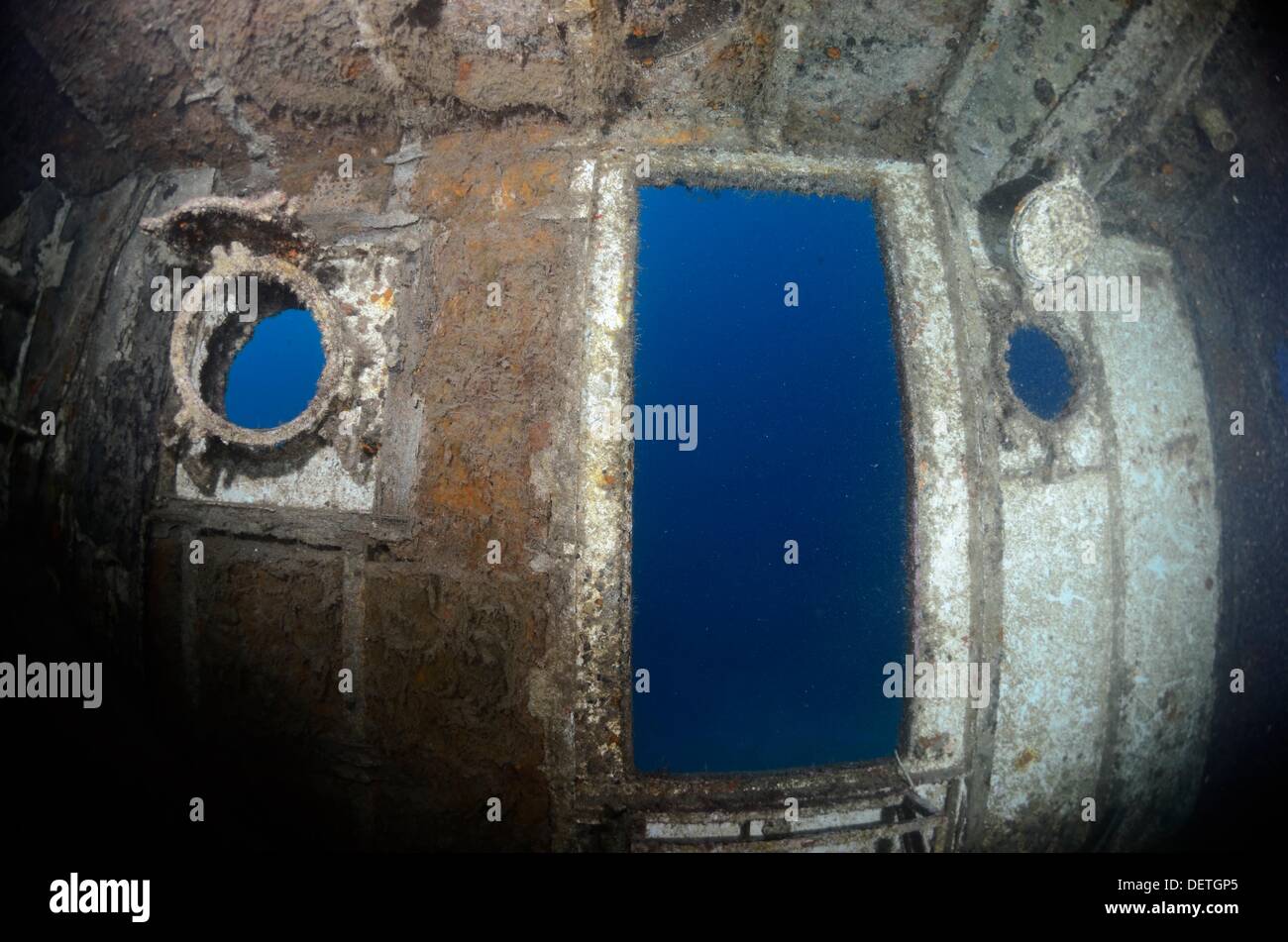 Sunken galleon hi-res stock photography and images - Alamy