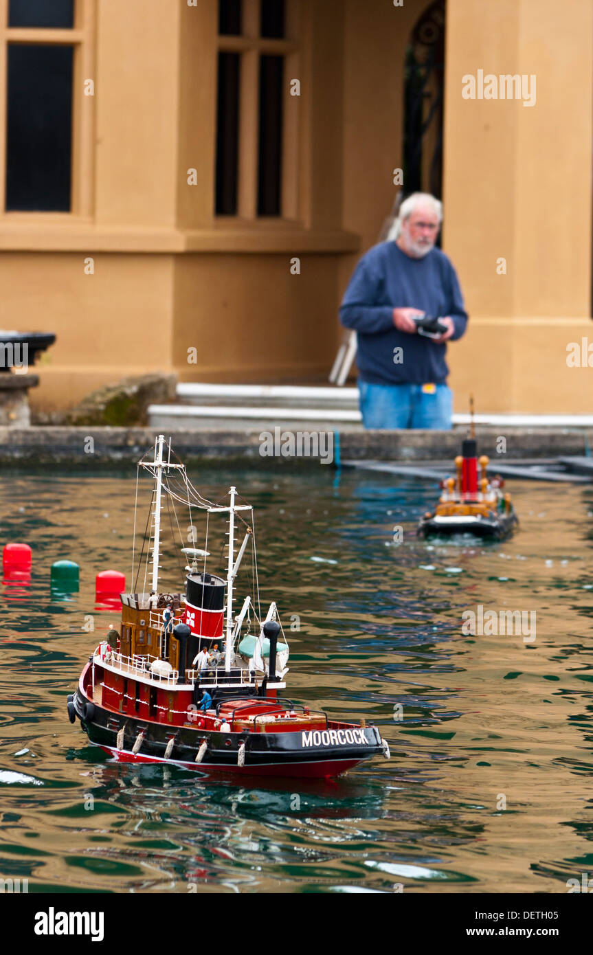 Model boats on pool Stock Photo - Alamy