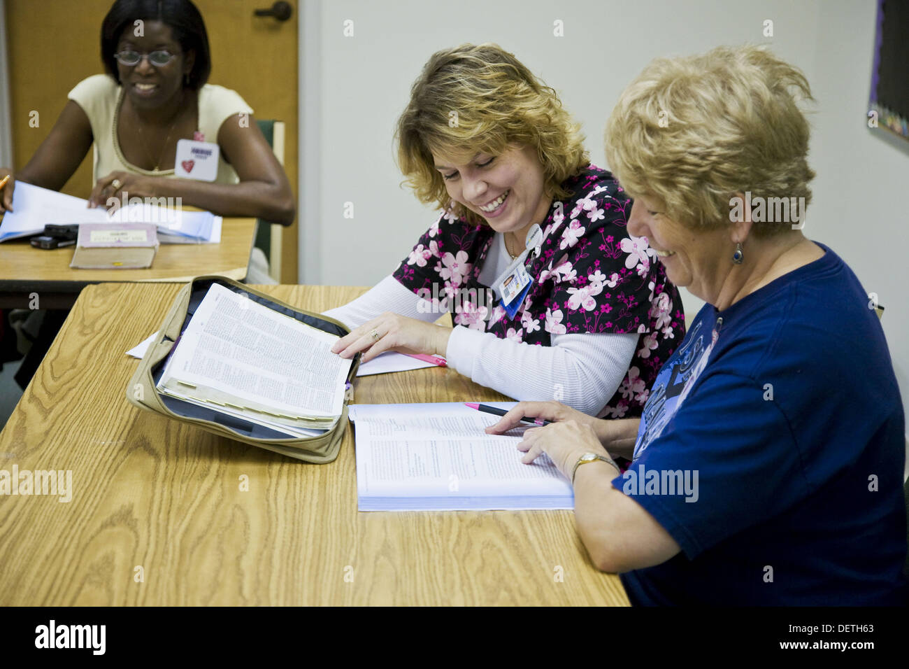 Bible women hi-res stock photography and images - Alamy