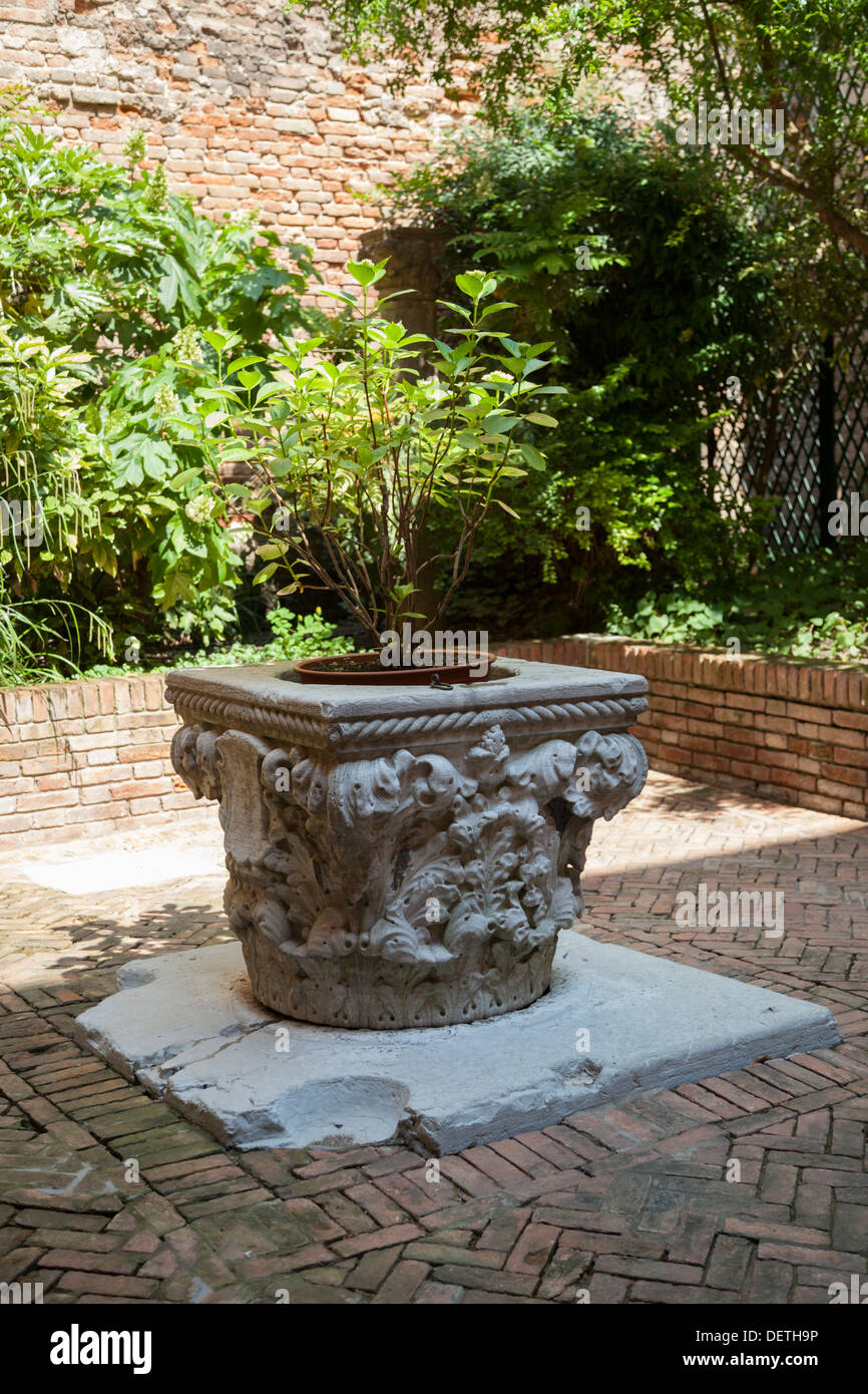 A private well in Venice (Italy). Nowadays about 600 wells are still ...