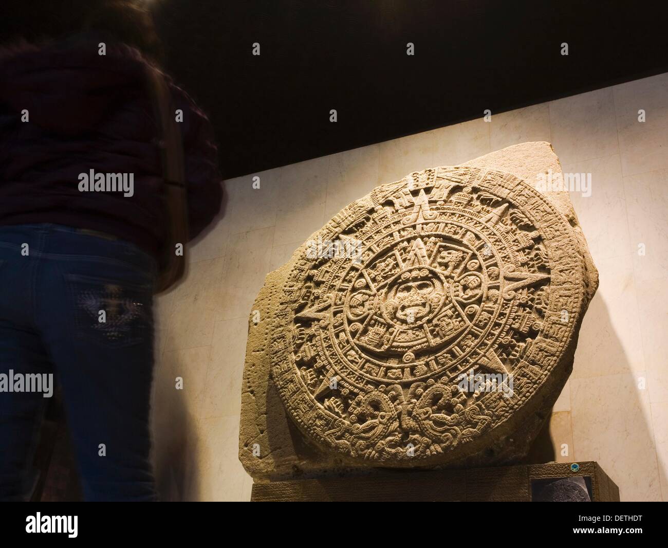 Aztec sun stone mexico hi-res stock photography and images - Alamy