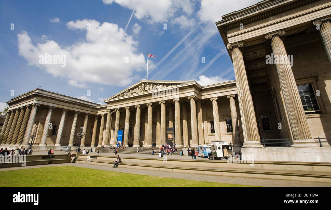 British museum london entrance hi-res stock photography and images - Alamy
