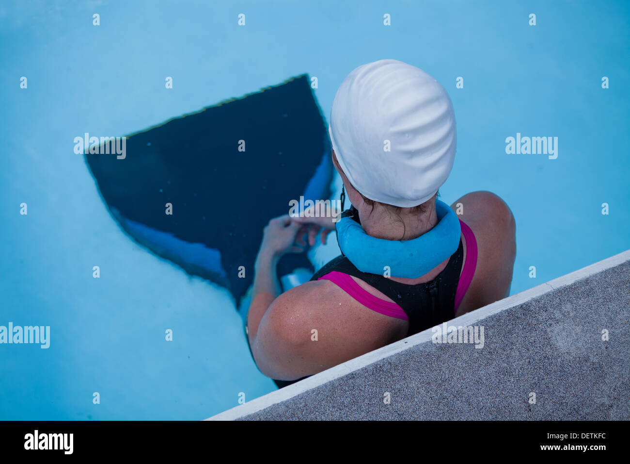 Woman diver pool hi-res stock photography and images - Alamy