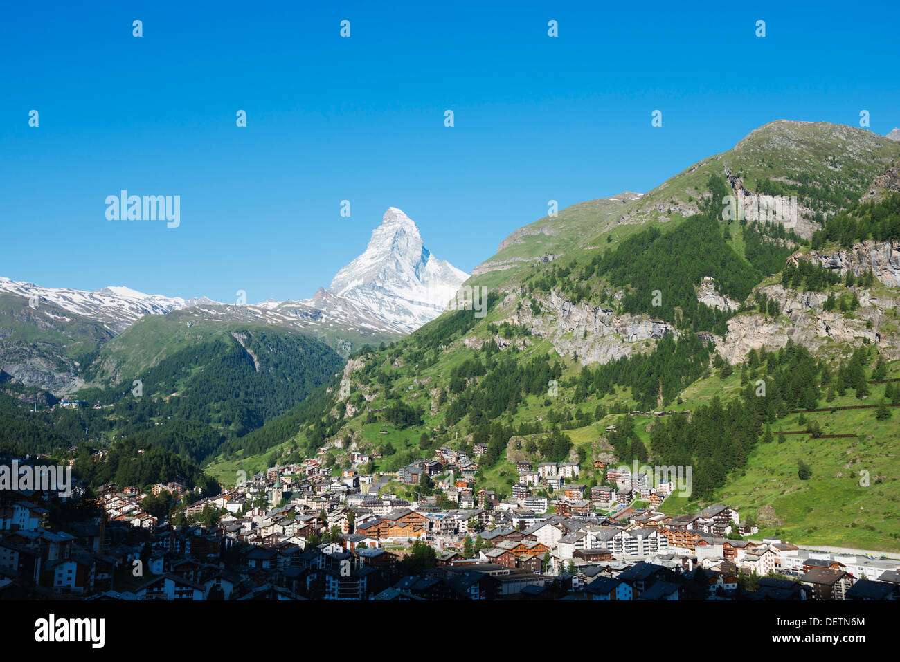 Zermatt town matterhorn hi-res stock photography and images - Alamy