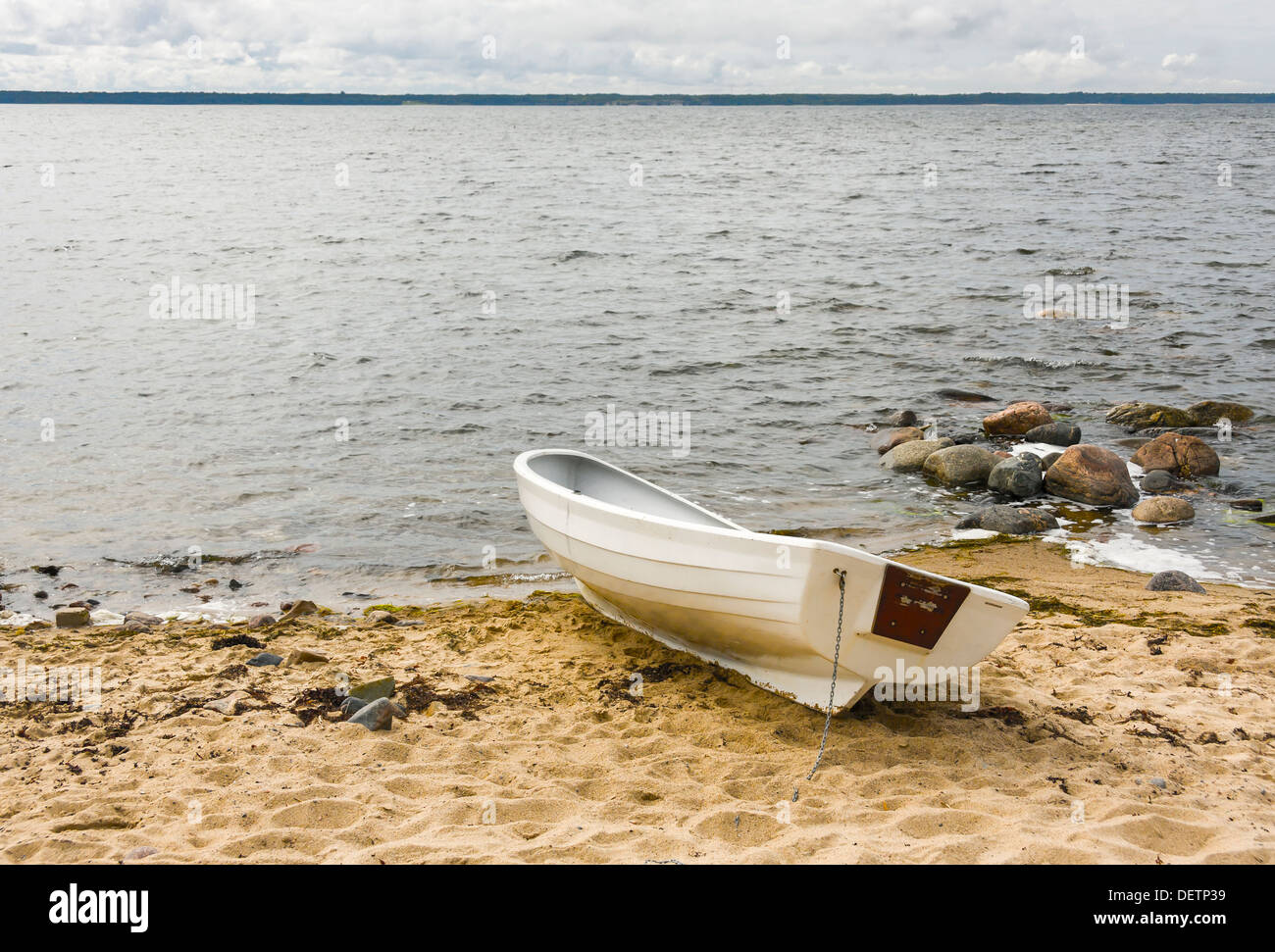 Sand and sea and boat hi-res stock photography and images - Alamy