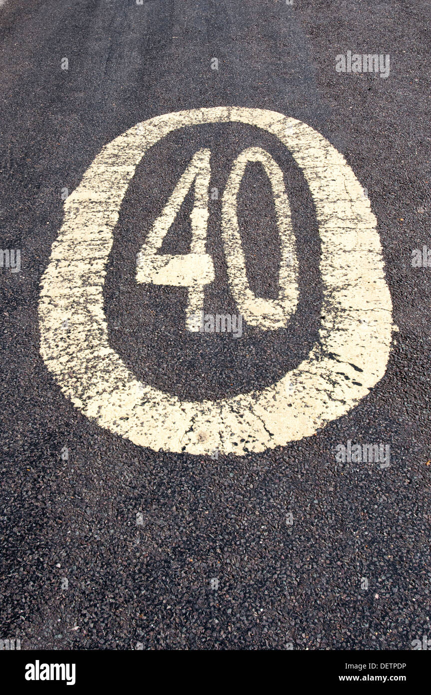 40 mph sign, forty miles per hour painted on the road Stock Photo - Alamy
