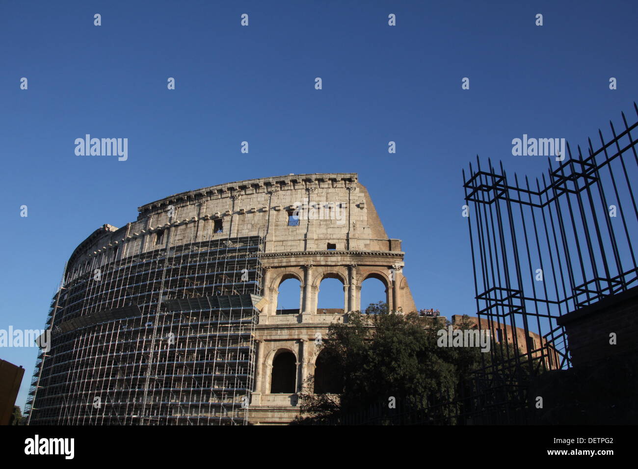 Colosseum scaffolding hi-res stock photography and images - Alamy