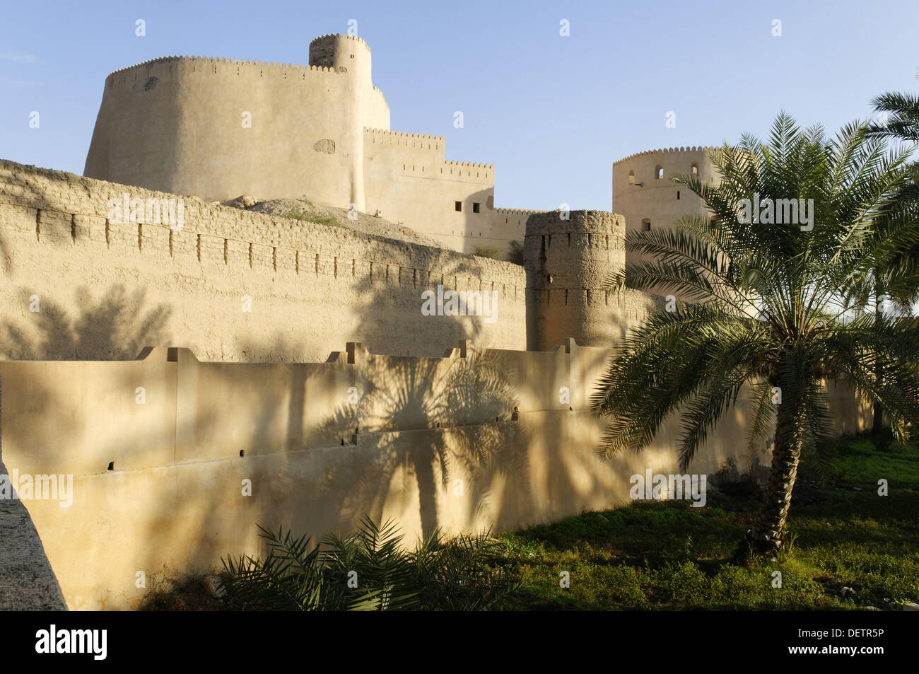 Rustaq fort oman tower hi-res stock photography and images - Alamy