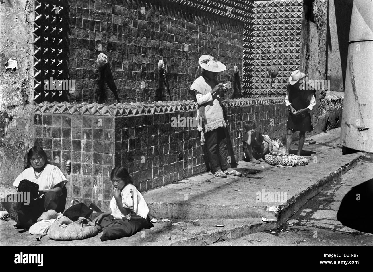 Chiapas poverty Black and White Stock Photos & Images - Alamy