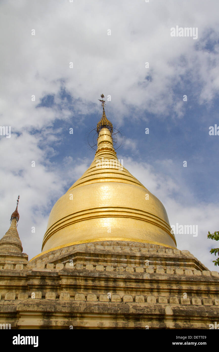 Gubyaukgyi temple hi-res stock photography and images - Alamy