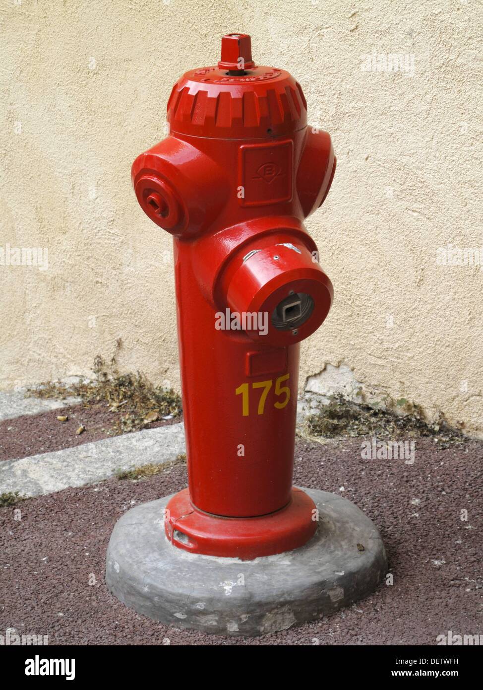 Fire hydrant in france hi-res stock photography and images - Alamy
