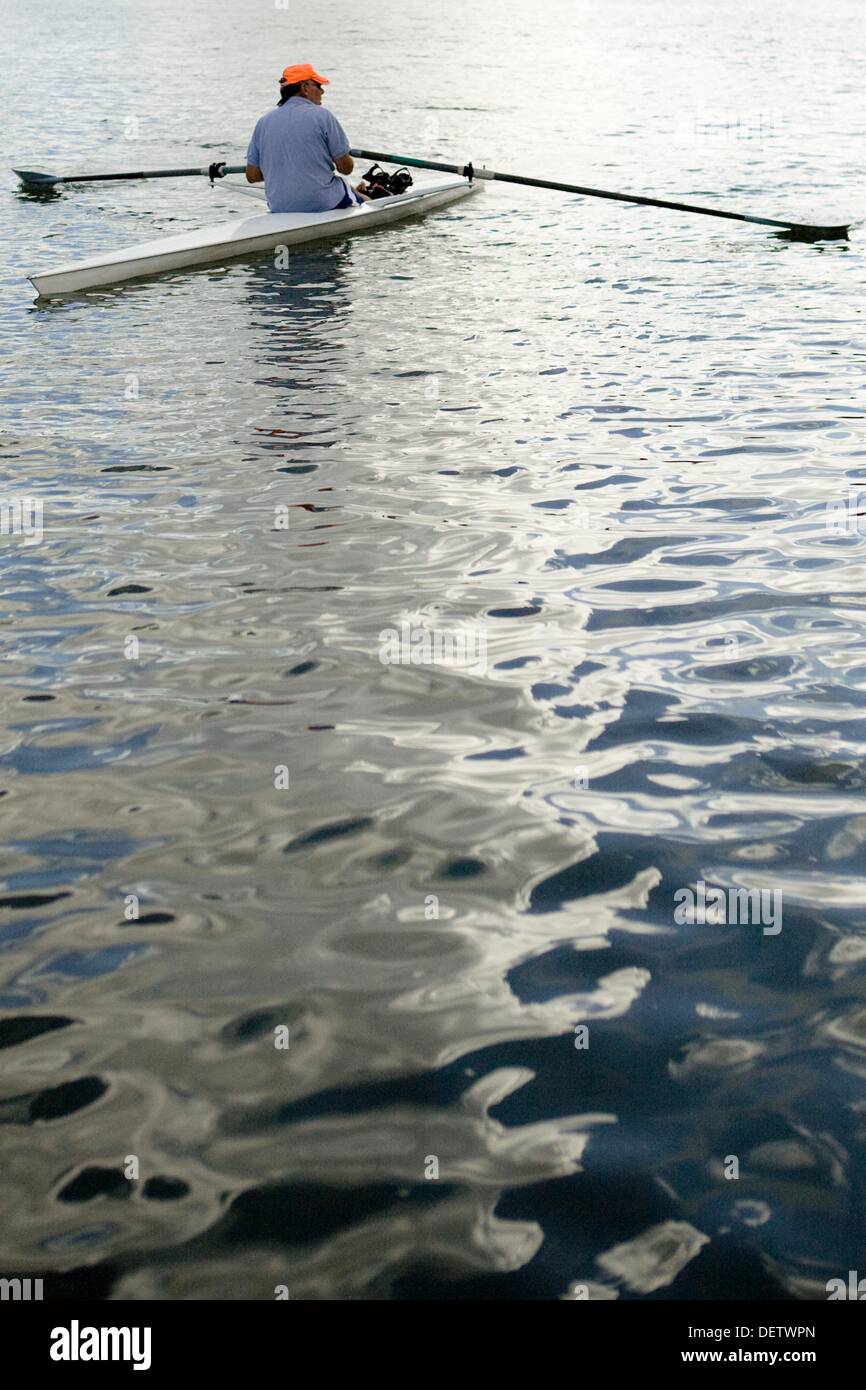 Skull in water hi-res stock photography and images - Alamy