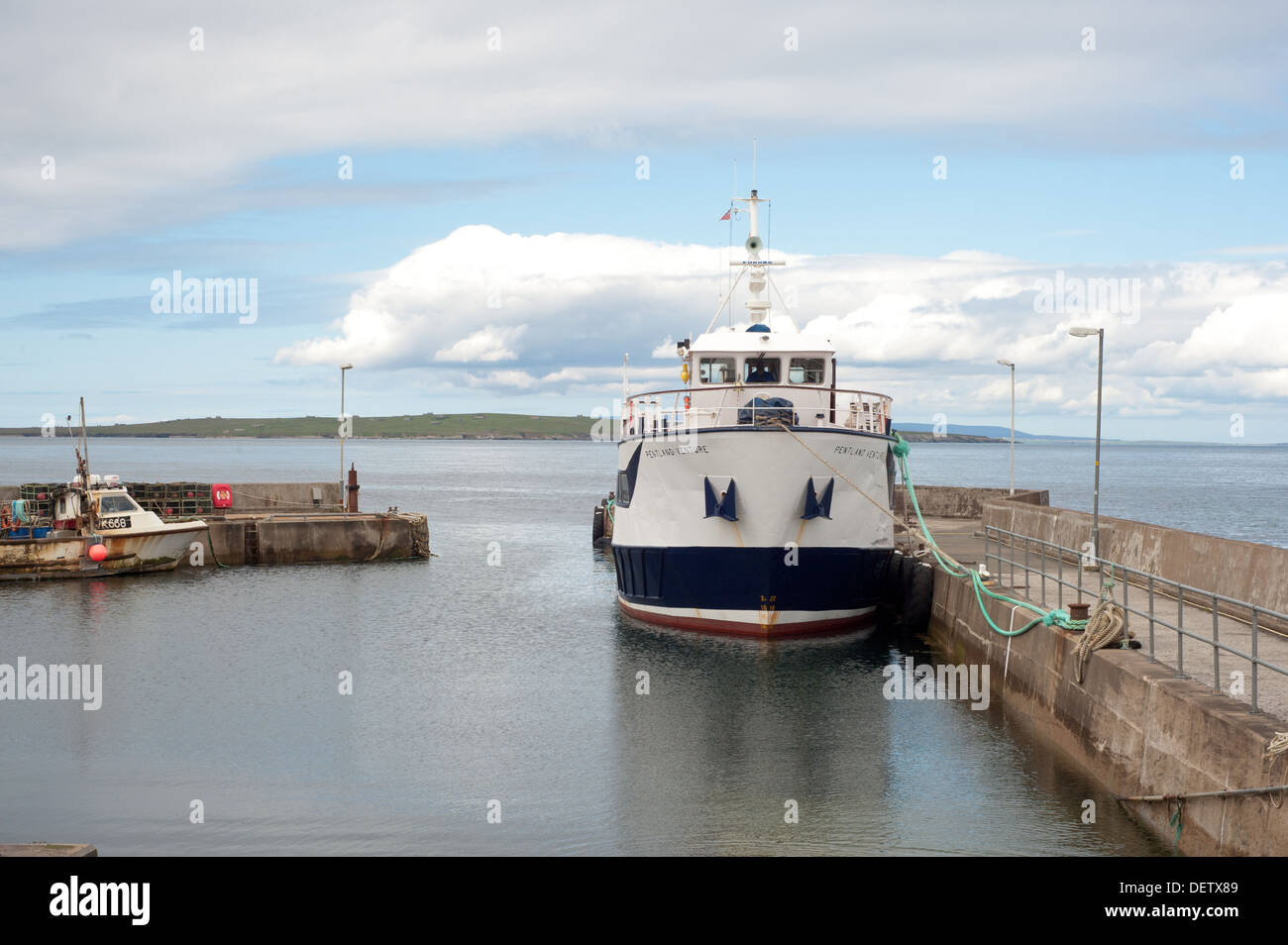 Orkney islands ferry hi-res stock photography and images - Alamy