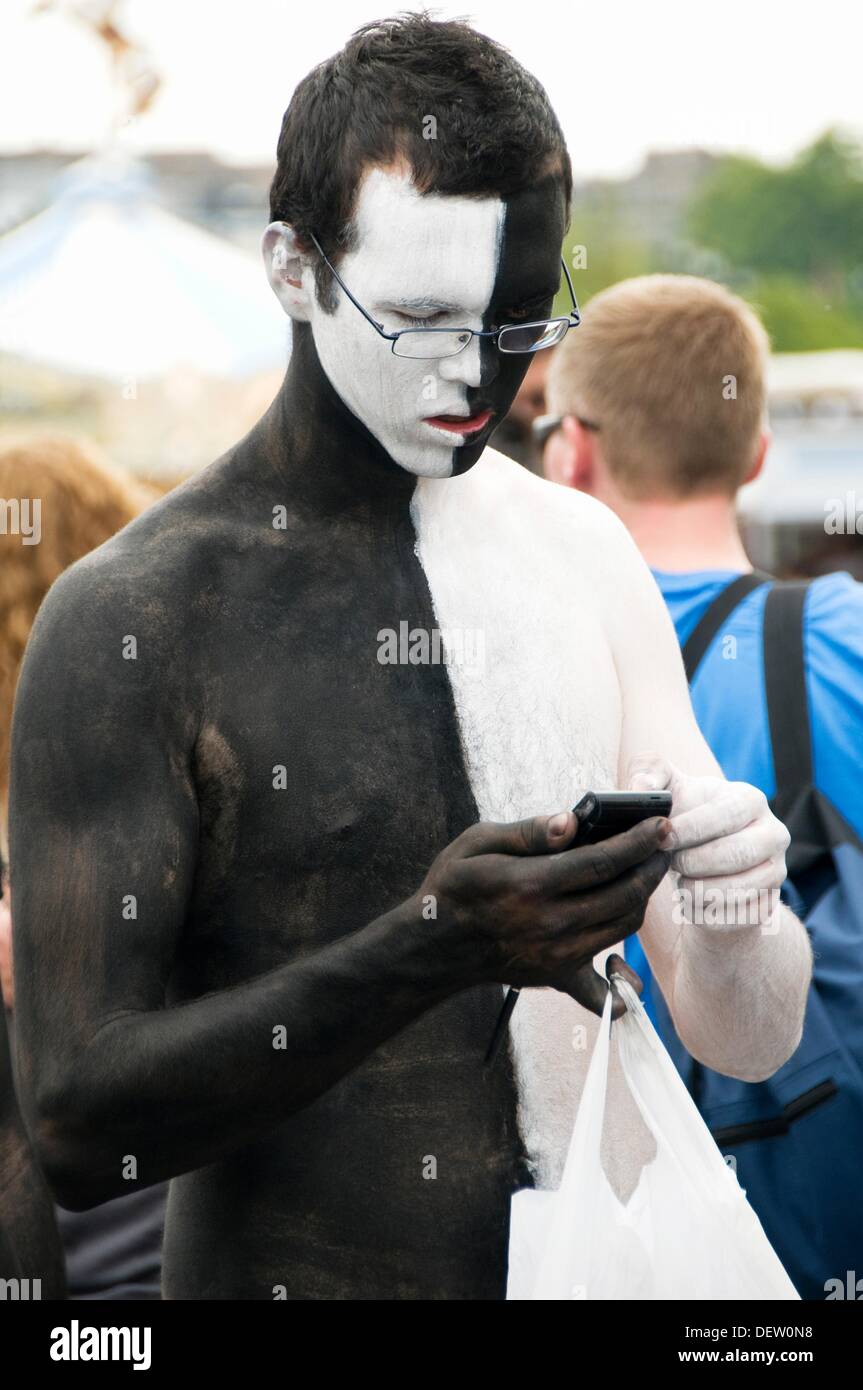 Body painted man hi-res stock photography and images - Alamy