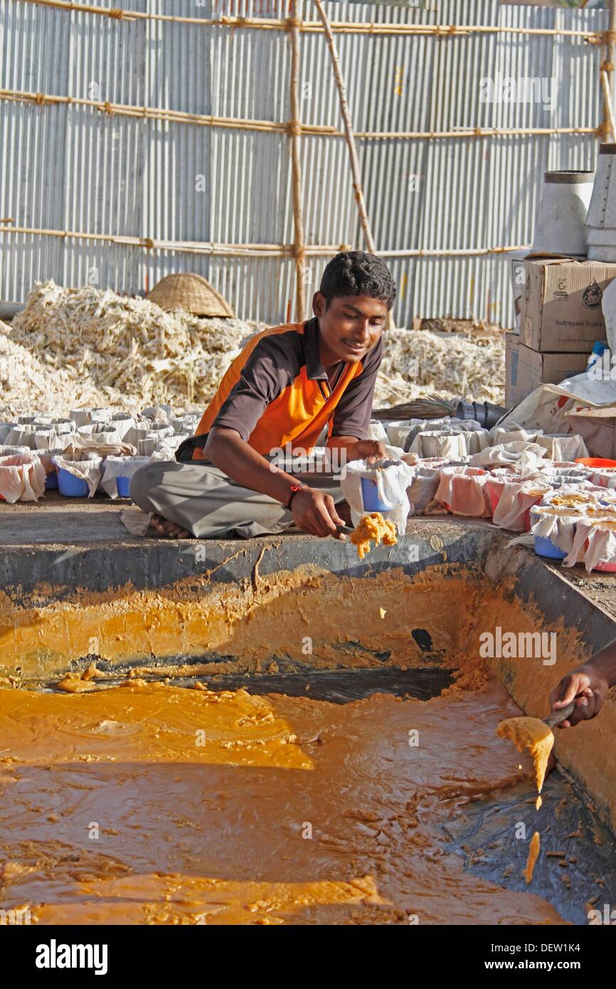 Jaggery making production hi-res stock photography and images - Alamy