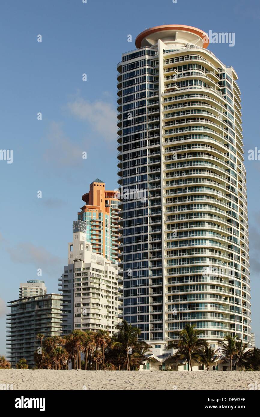 Big building in miami beach hi-res stock photography and images - Alamy
