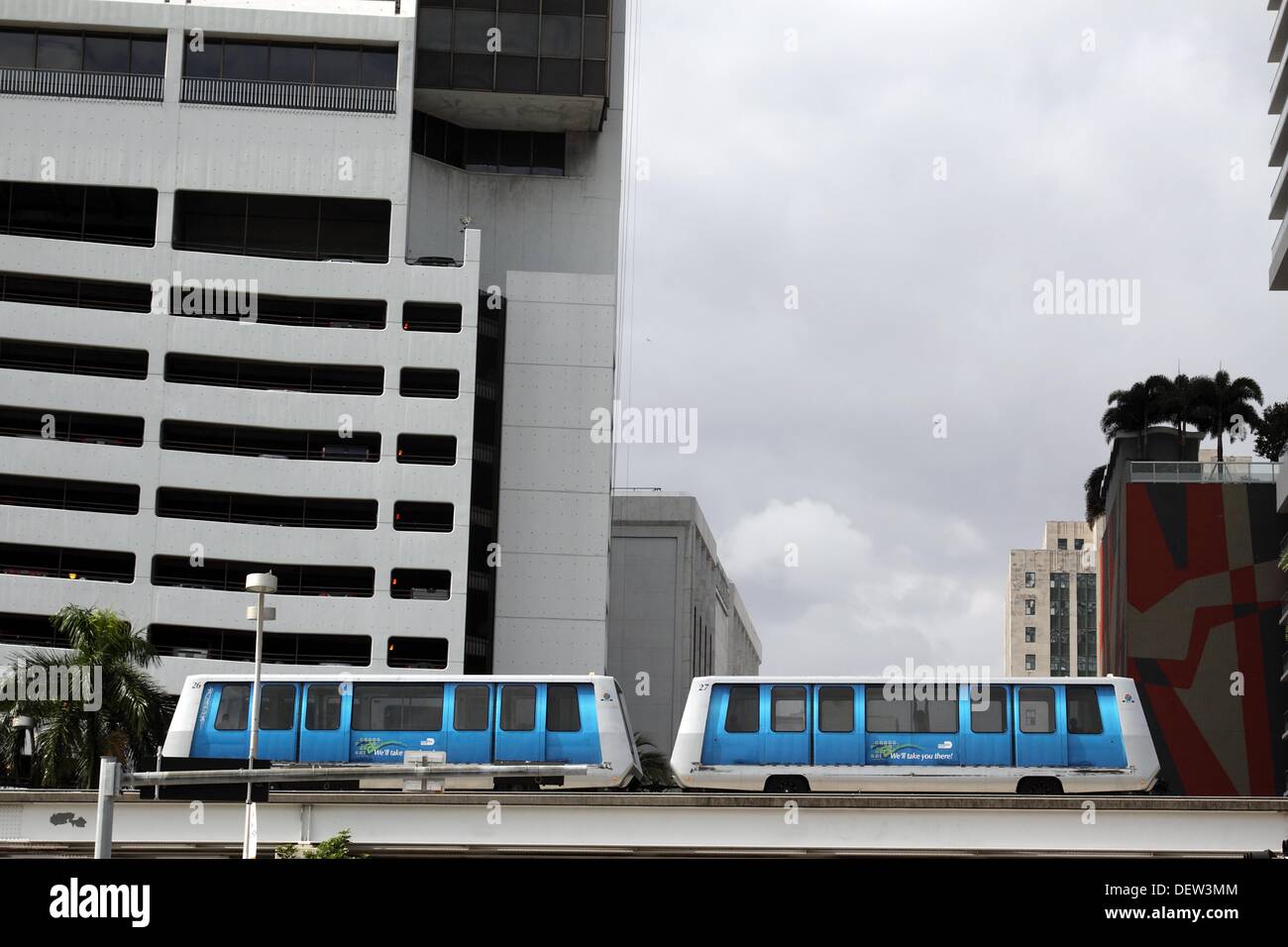 Downtown miami metro rail hi-res stock photography and images - Alamy