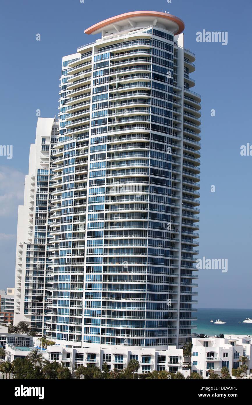 Building height miami beach hi-res stock photography and images - Alamy