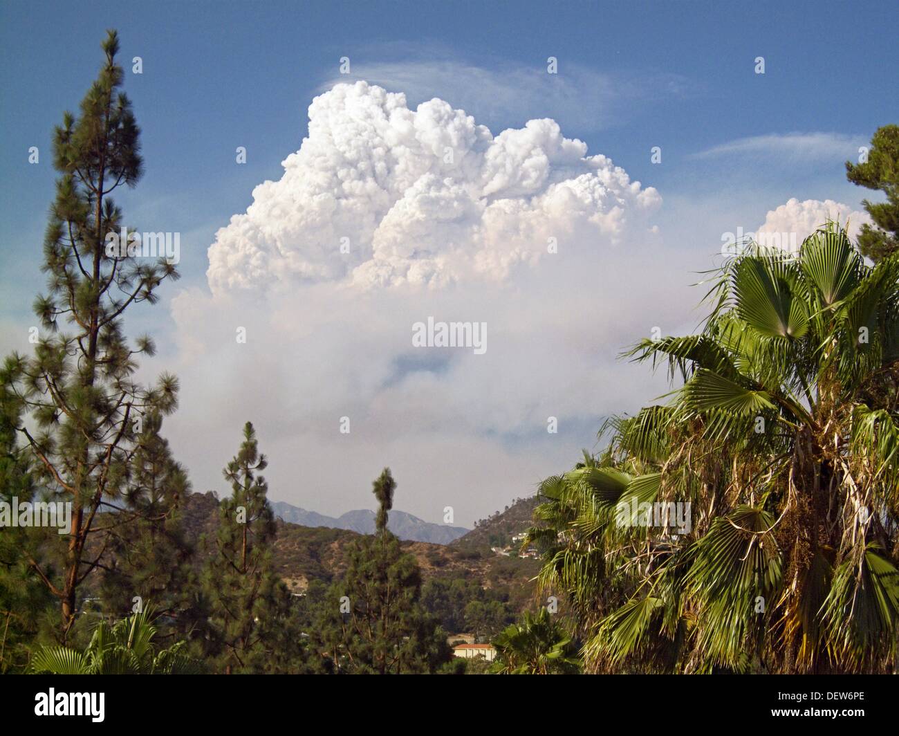Pyrocumulus california hi-res stock photography and images - Alamy