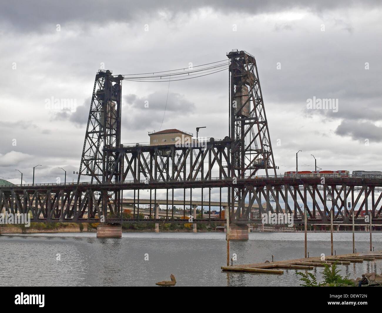 Double deck bridge infrastructure hi-res stock photography and images ...