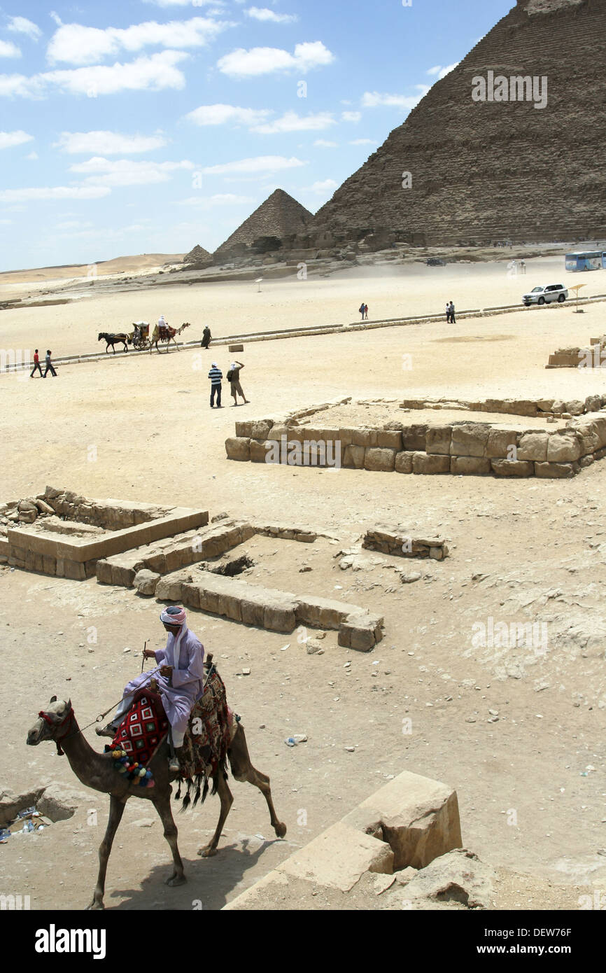 Pyramid of menkaura hi-res stock photography and images - Alamy