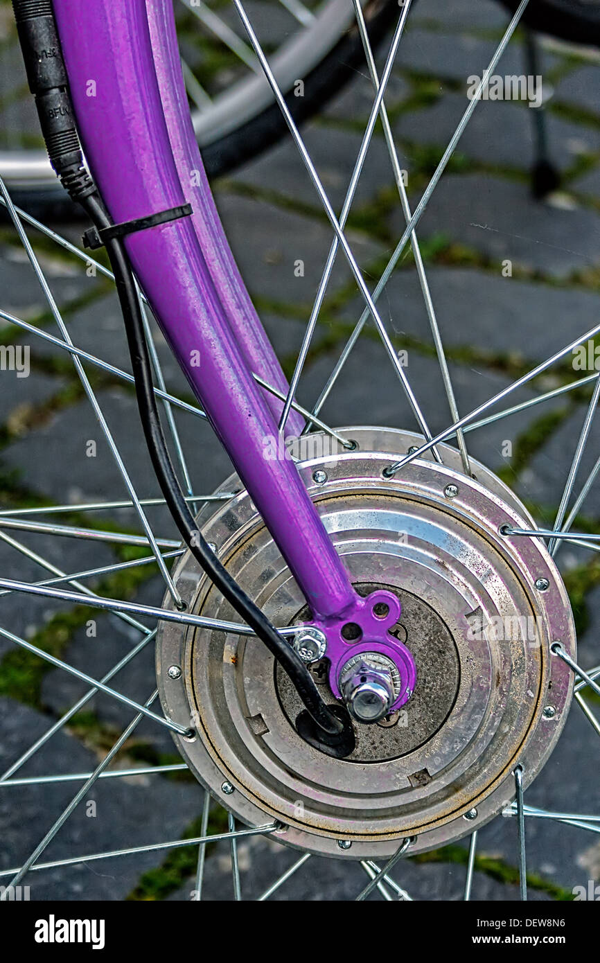 Detail of the front wheels to the bike Stock Photo - Alamy