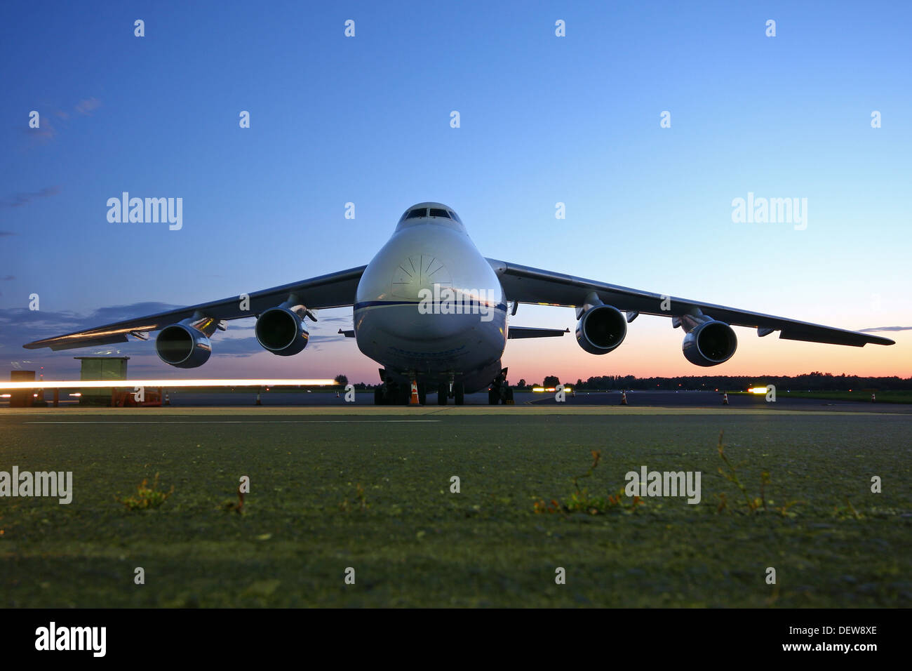 Cargo aircraft Antonov An 124 Ruslan night photo Stock Photo - Alamy