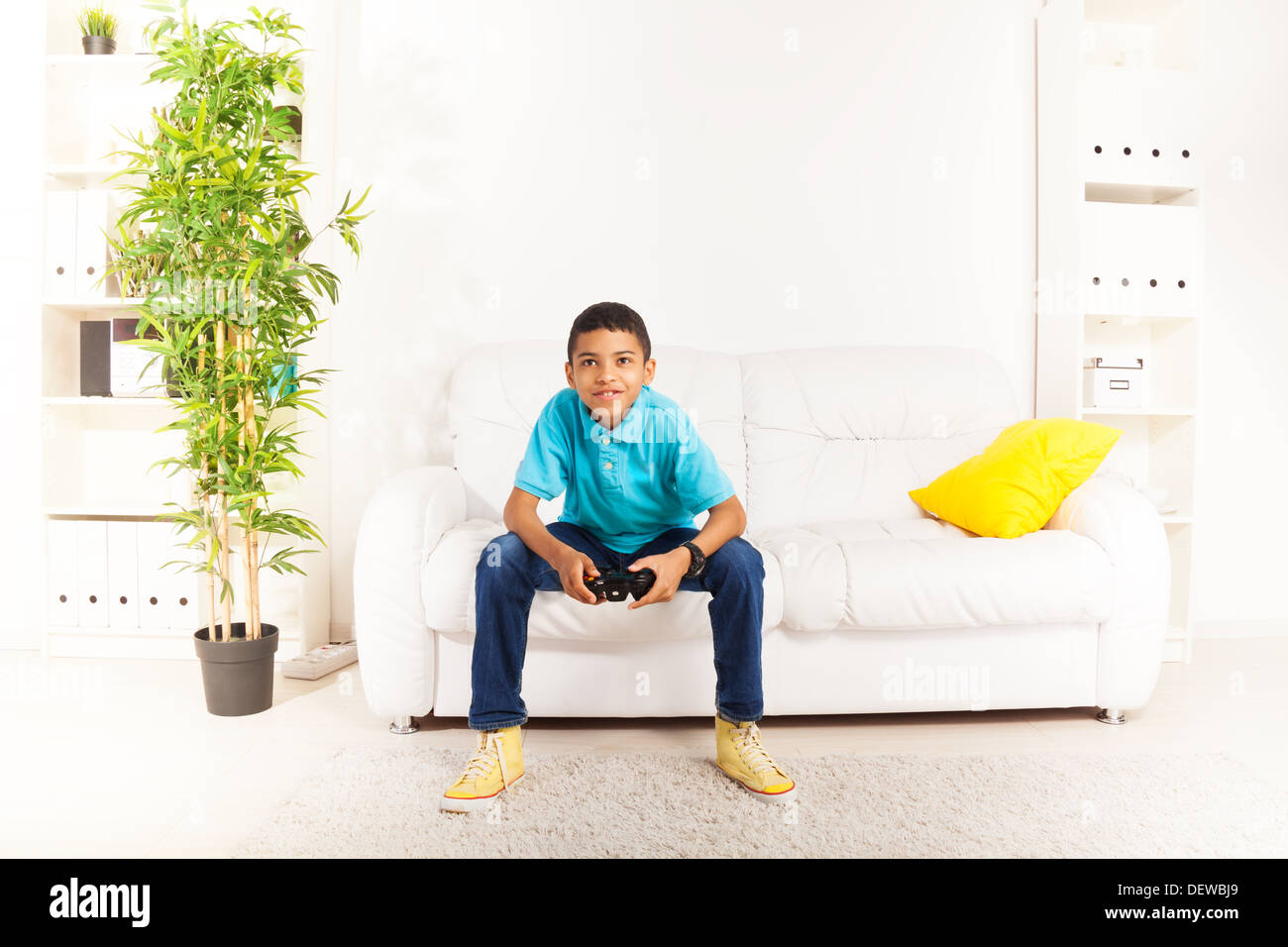 Black kids video game hi-res stock photography and images - Alamy