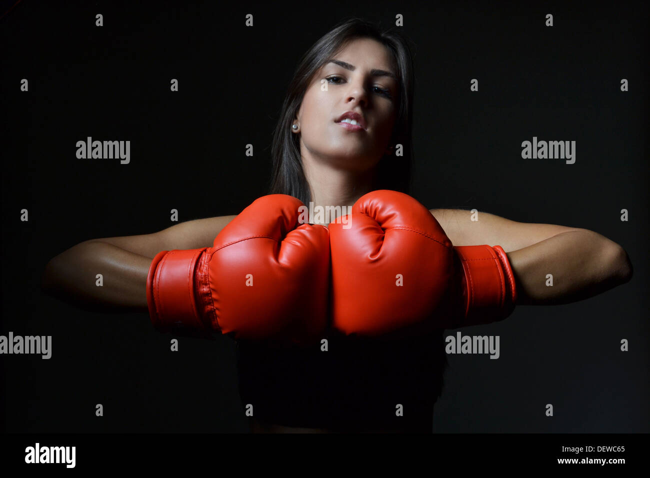 beautiful woman boxing Stock Photo - Alamy