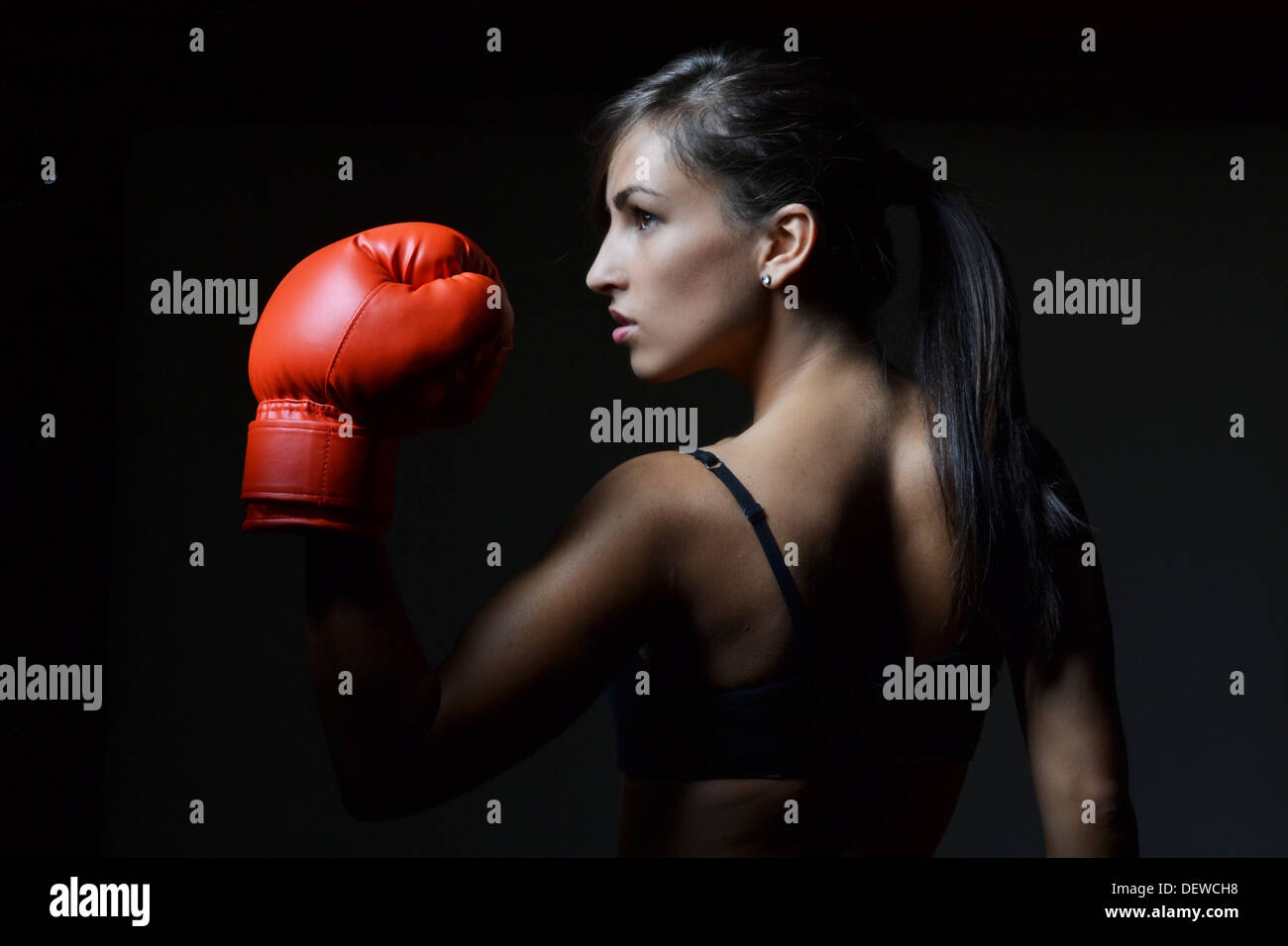 beautiful woman boxing Stock Photo - Alamy