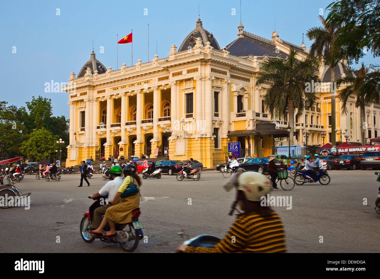 Hanoi Landmark Opera House High Resolution Stock Photography and Images ...