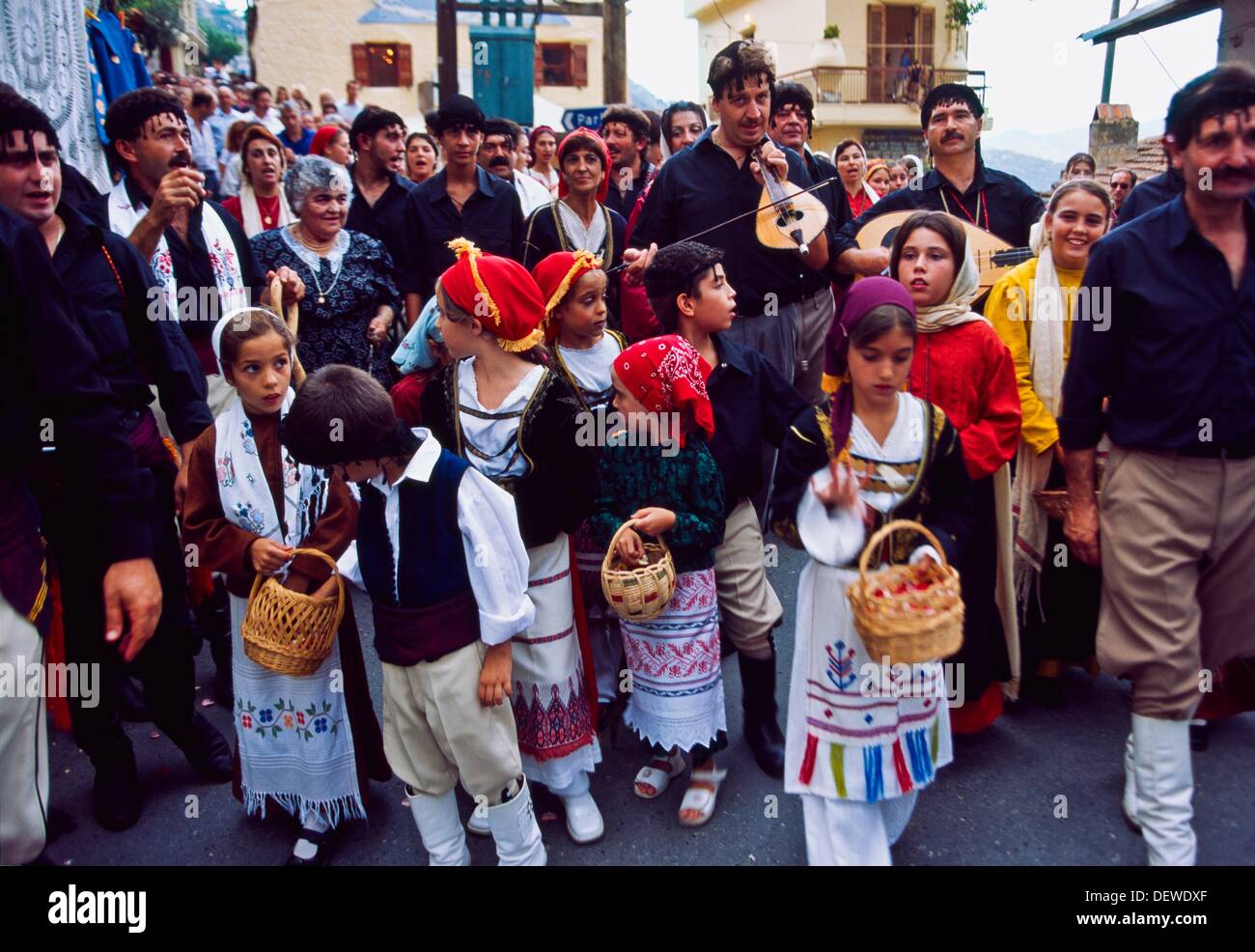 Greece crete music traditional hi-res stock photography and images - Alamy