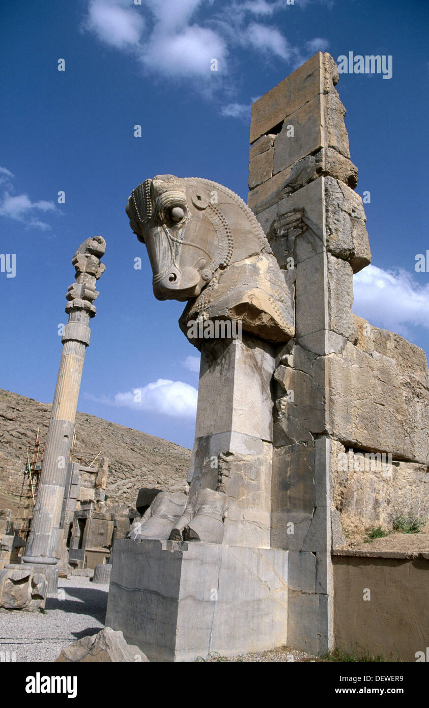 Hundred columns persepolis throne hall hi-res stock photography and ...