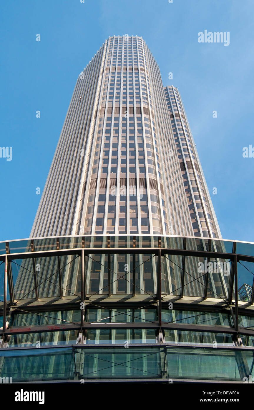 Tower 42 (aka Natwest Tower) designed by R. Seifert & Partners, 25 Old ...