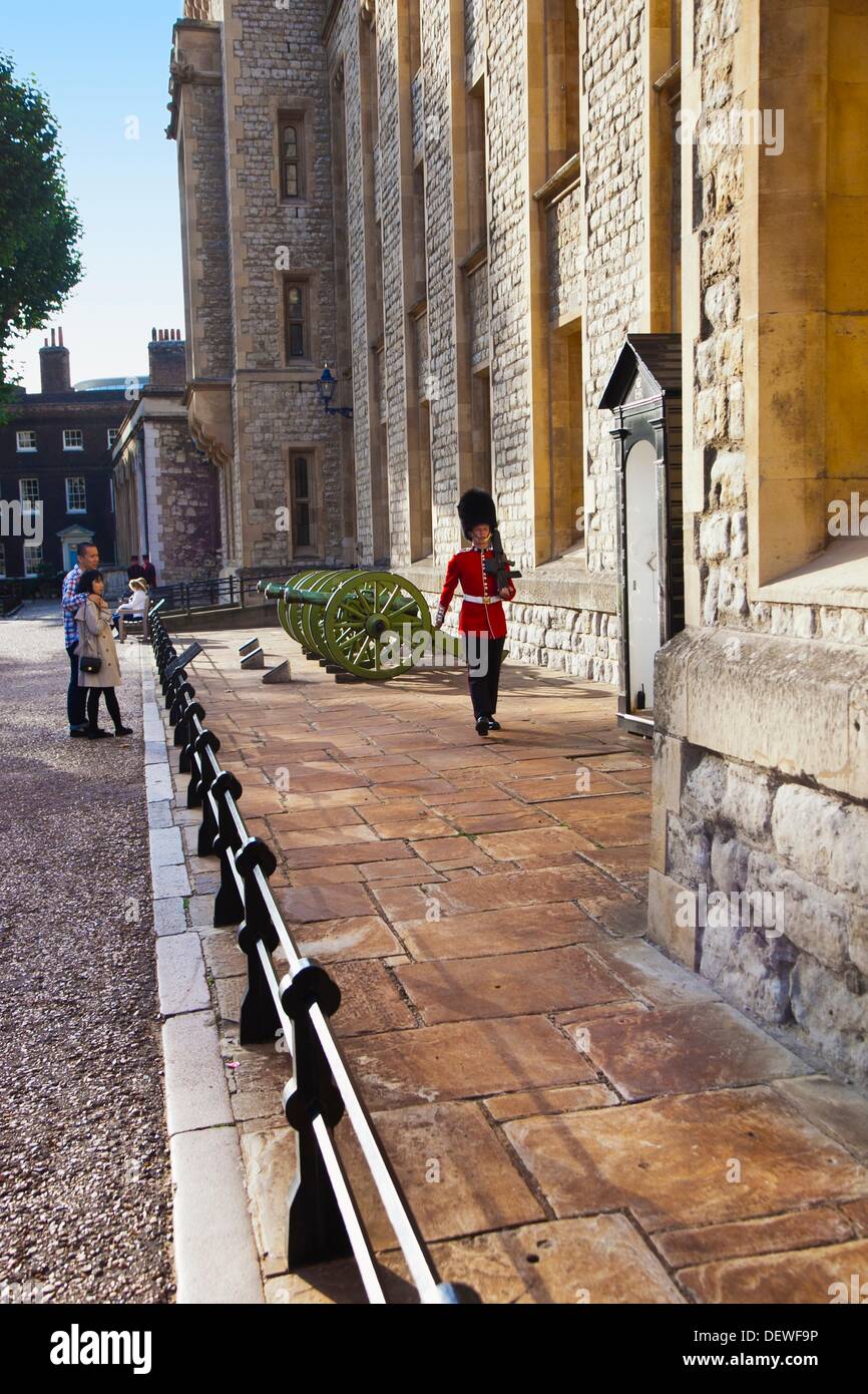 London tower hamlets hi-res stock photography and images - Alamy