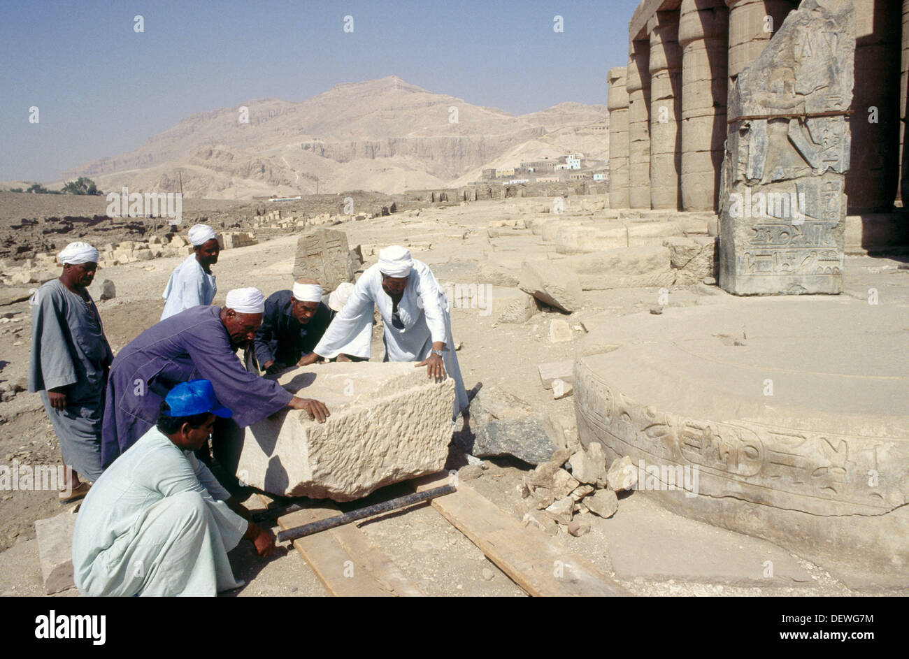Ancient Egypt Workers High Resolution Stock Photography and Images - Alamy