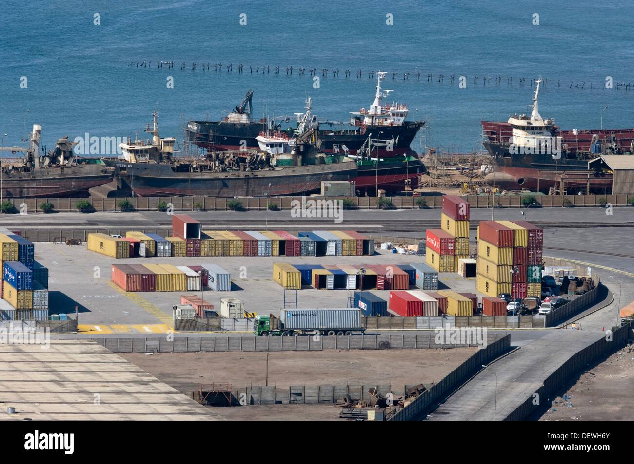 Chile port arica ships containers hi-res stock photography and images ...