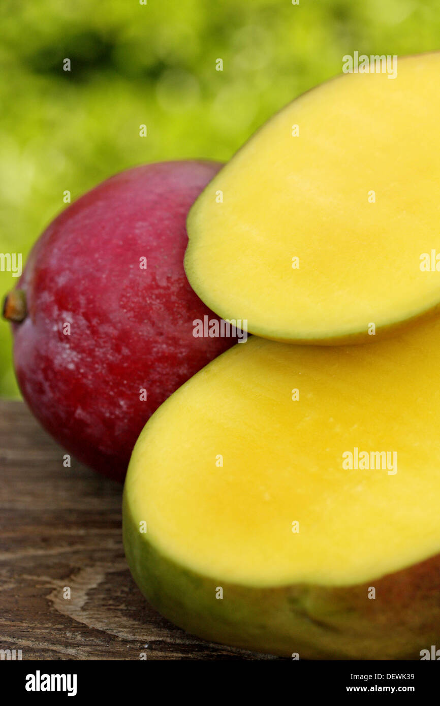 Mango vertical hi-res stock photography and images - Alamy