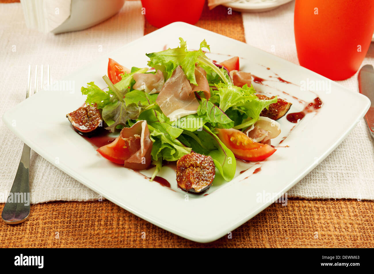 Salad with gammon and figs Stock Photo - Alamy
